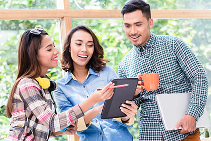 ADVANCE YOUR CAREER, BE A TEAM PLAYER! - Onward Worldwide